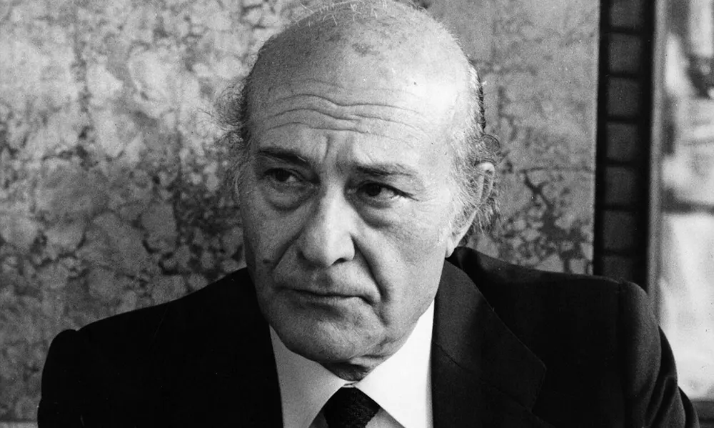 Οδυσσέας Ελύτης: Ο Ποιητής του Αιγαίου και του Φωτός - SVOICE